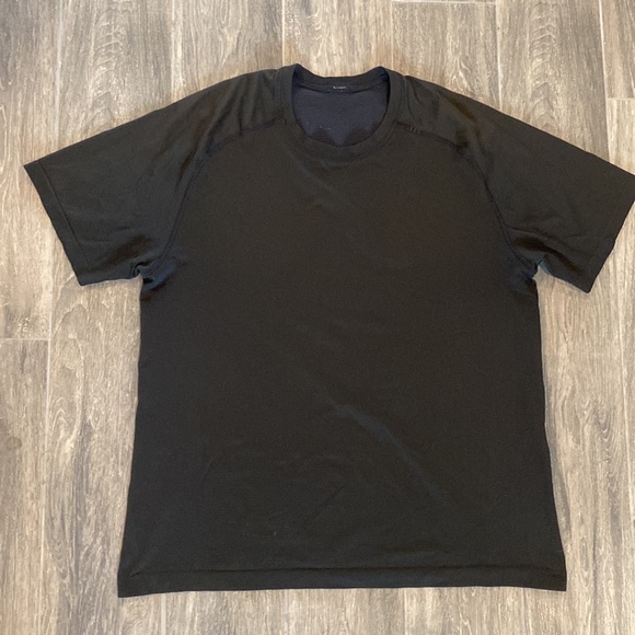 lululemon athletica | Shirts | Lululemon Metal Tech Short Sleeve Shirt ...